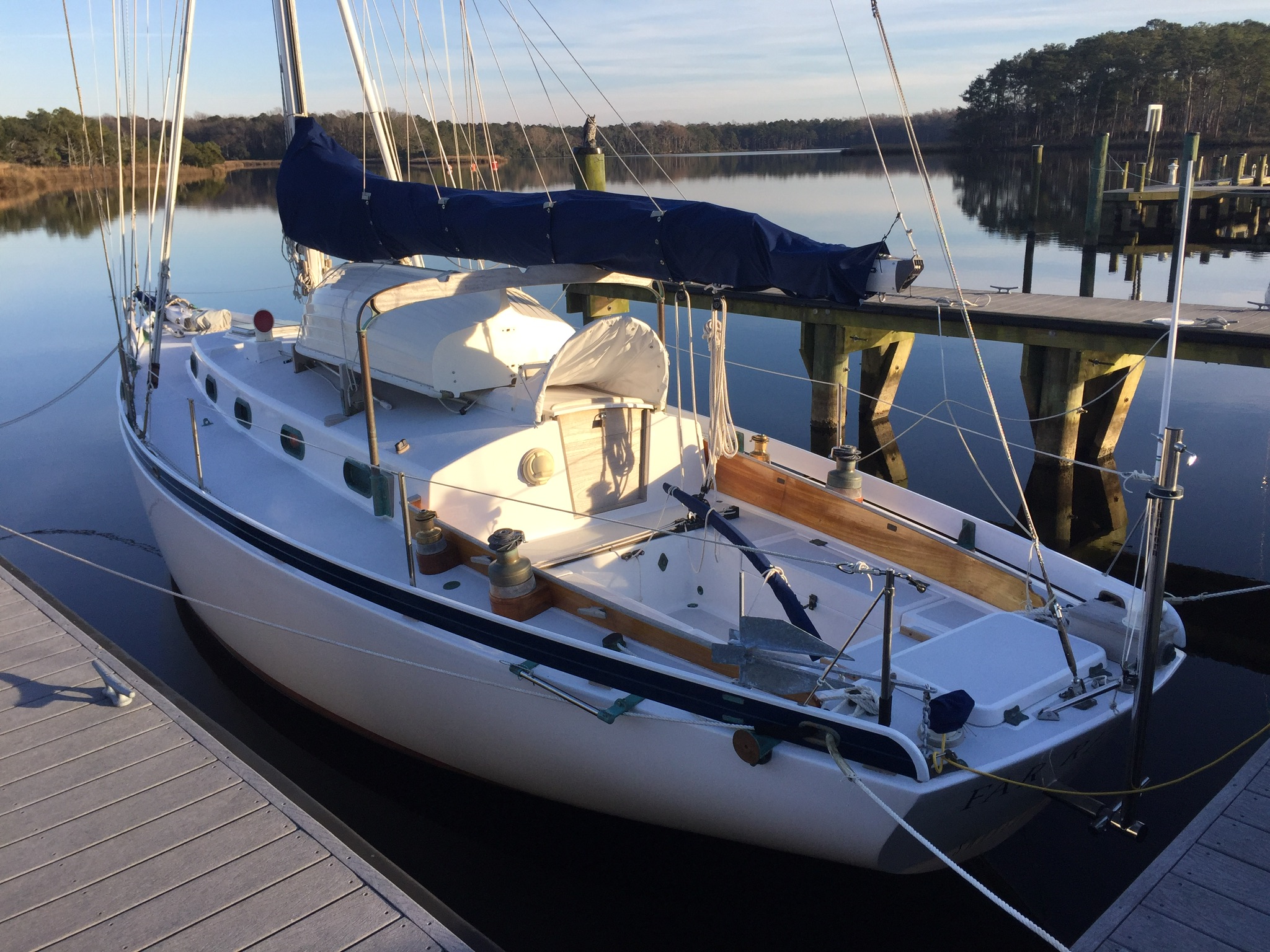 Removable Side-Mount Rotating Arm Engine Bracket | Far Reach Voyages